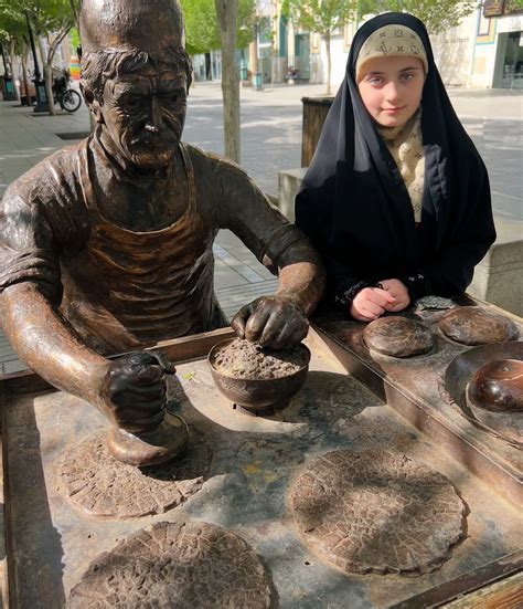 ‎مریم و‌مامان لیلا🤍قم📍‎ ‎یه قم و‌ یه سوهانش کیا عاشق سوهانن پیشنهاد میکنم اومدین قم از اطراف