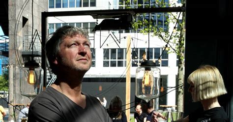 Ron De Jong Gebruikt Zijn Onderbuik Als Kroegkompas Rotterdam Adnl