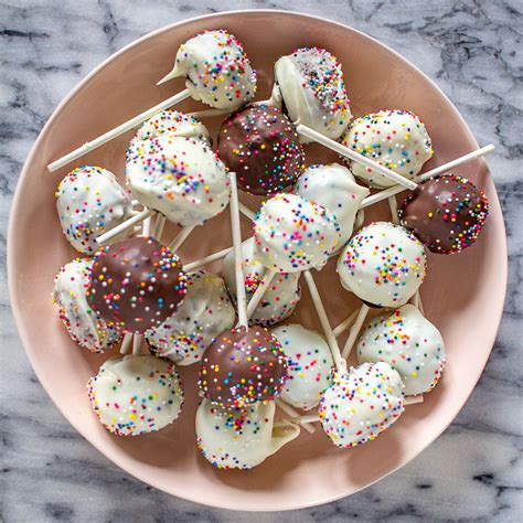 How To Make Cake Pops An Easy Cake Pop Recipe Recipe Cake Pop