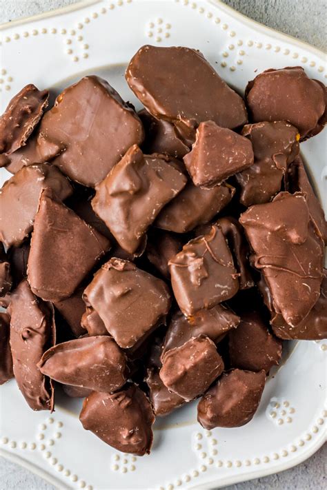 Easy Sponge Candy Honeycomb Candy The Novice Chef