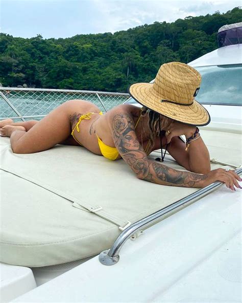 Danielle Souzas Feet