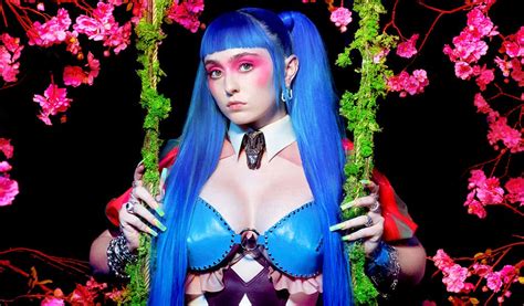 Ashnikko Diese Künstlerin Zeigt Dass Cosplay Mehr Als Nur Make Up Ist