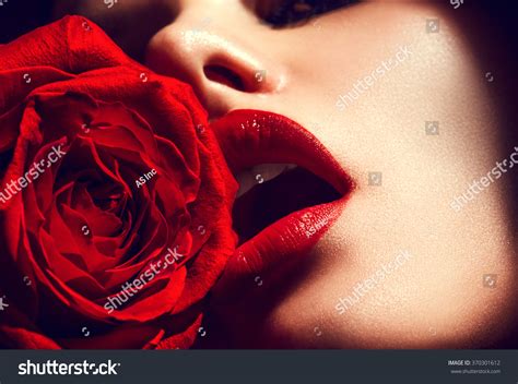 Sexy Woman Lips Red Lipstick Beautiful Foto De Stock Editar Ahora 370301612