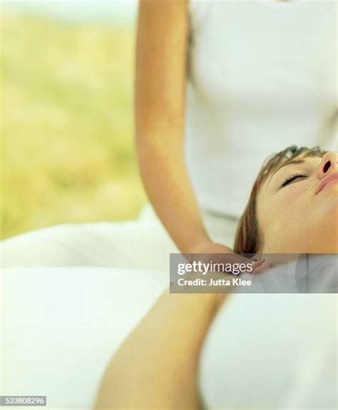 Female Massage Therapist With Client Outdoors Photos And Premium High