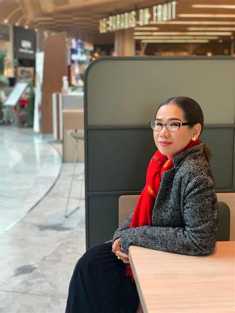 √ ជាកូនស្រីស្តេចទ្រសោតារាចម្រៀង ម៉េង កែវពេជ្ជតាទទូចឱ្យក្រសួងពាក់ព័ន្ធជួយបញ្ឈប់