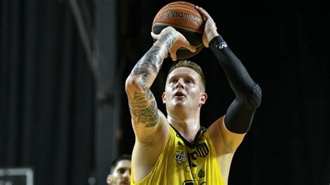 Robin Benzing In Uruguay Basketball Therapie In Montevideo Sport Sz De