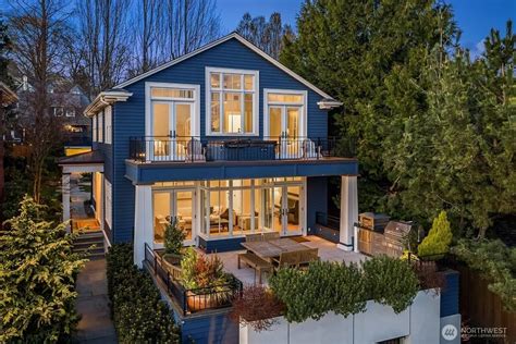 364 Highland Dr Seattle Wa 98109 ®
