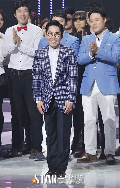 스타포토 제35회 근로자 가요제 김연우 ˝기쁜 마음으로 시상하겠습니다~˝스타저널