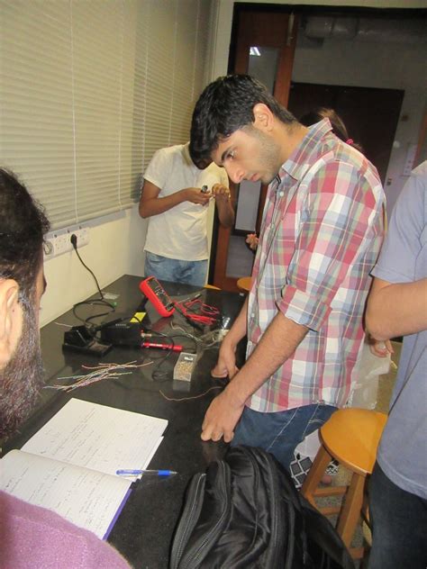 Hands On Elementary Circuit Building Skills Physlab