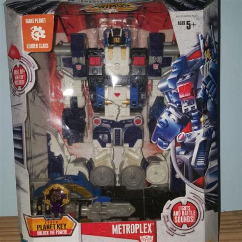Transformers Cybertron Metroplex Reserved Hobbies And Toys Toys