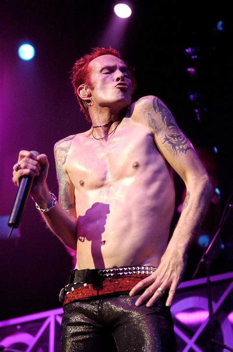 Scott Weiland Of Velvet Revolver During 2004 Kroq Almost Acoustic Scott Weiland Scott