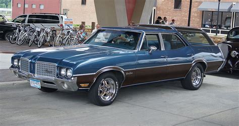 Heres What Made The Oldsmobile Vista Cruiser The Ultimate Sleeper Wagon