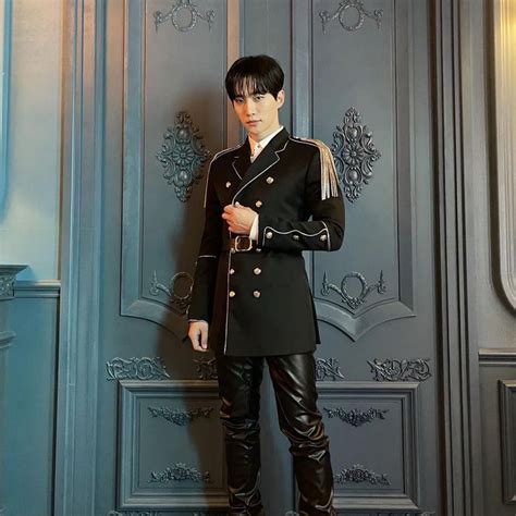 7 Potret Tampan Lee Junho Idol K Pop Sekaligus Aktor Ternama Foto 1