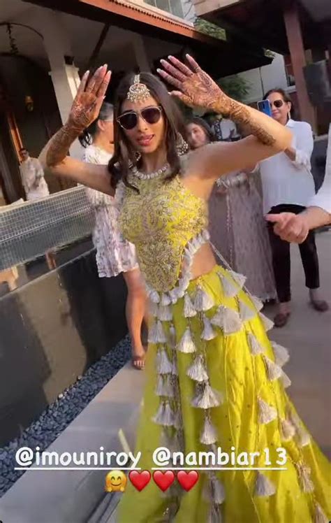 Pin By Jassika Nanda On Haldi Mehendi Stylish Dresses For Girls Indian Fashion Dresses