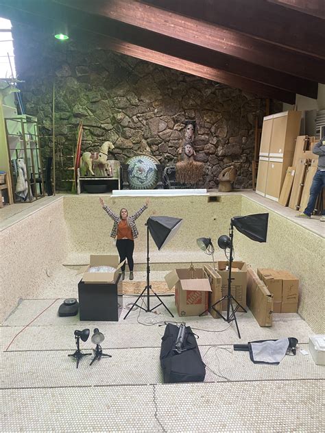 Tiny Woman R Confusing Perspective