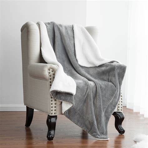 Bedsure Sherpa Microfiber Fleece Blanket Throw