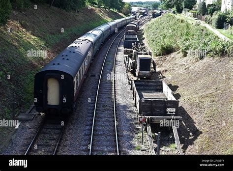 Wightwick Hall A Modified Hall Class Pulling A Passenger Train Into