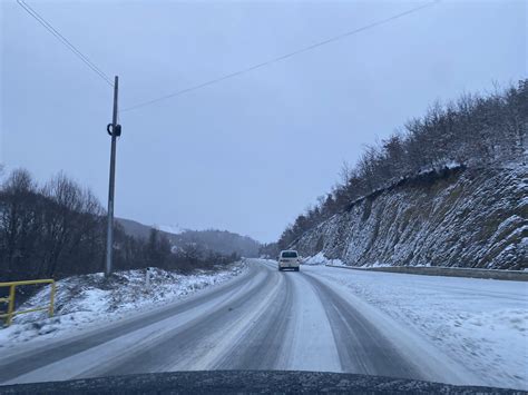 Reshjet E Borës Gjendja E Rrugëve Në Pikë Kalimet Kufitare E Kalueshme