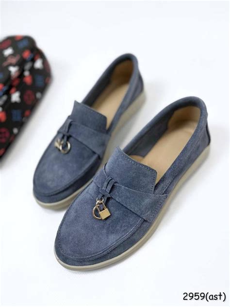 Лоферы замш — цена 1650 грн в каталоге Лоферы Купить женские вещи по доступной цене на Шафе