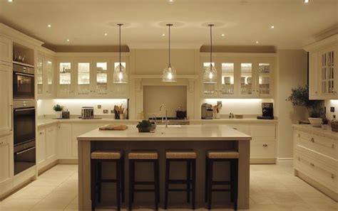 Best Cream Shaker Kitchen Ideas For A Timeless Look