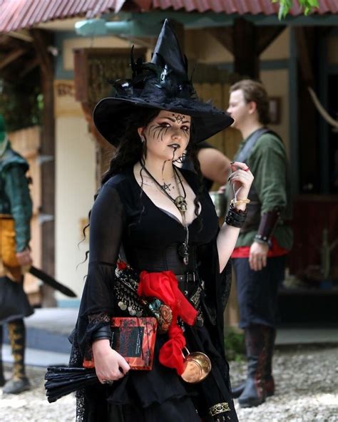Pin By Maureen Gulczynski On Halloween Costumes Renaissance Fair Costume Renaissance Fair