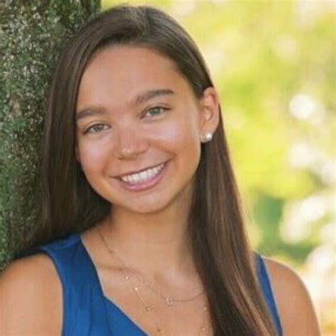 Ava Bloom