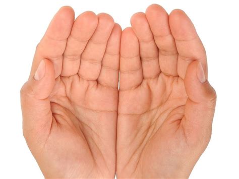 Spojte Dlane A Pozrite Sa či Sa Vám Tieto Dve čiary Spoja Ak áno Znamená To že Ste