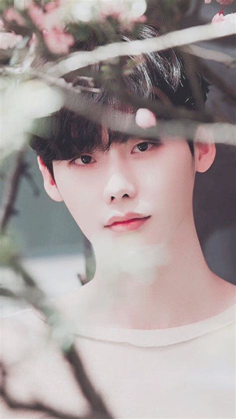 The Raincoat Killer Yoo Young Chul Kaiden Has Marquez