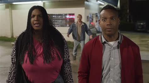 Sextuplets Netflix Review Marlon Wayans Sixes It Up In This New Original