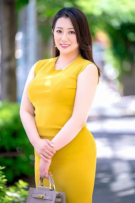 Beautiful Women Naturally에 있는 Prana Moenandir님의 핀 2025 아름다운 여성 몸매좋은 여자 여성