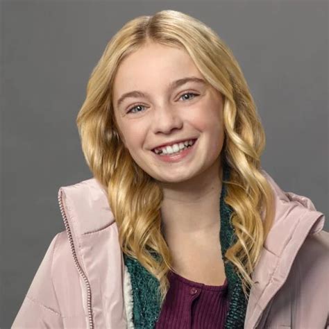 Cassidy Nugent As Cassie On The Angel Tree Cassie Parton Cassidy Twd