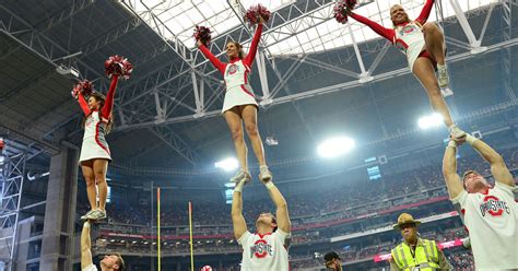 Bombshell Ohio State Cheerleader Trending Before Season Opener The Spun