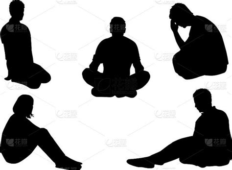 群人。一群人的剪影。