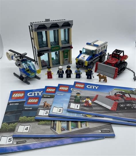 Se produkter som liknar LEGO City 60140 Inbrott med B.. på Tradera ...