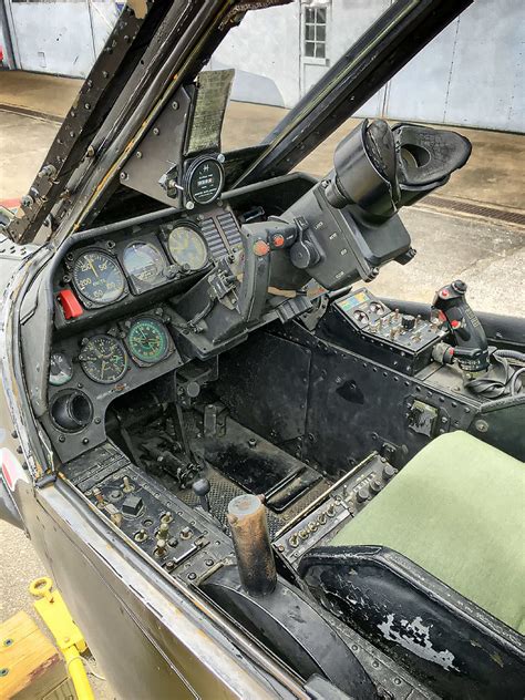 Cobra Helicopter Cockpit Bell Ah 1 Hueycobra Cobra Dedicated