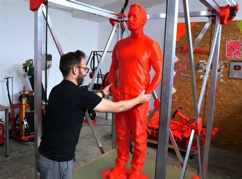 Youtuber Assembles Huge 3d Printer Then Creates Life Size Plastic
