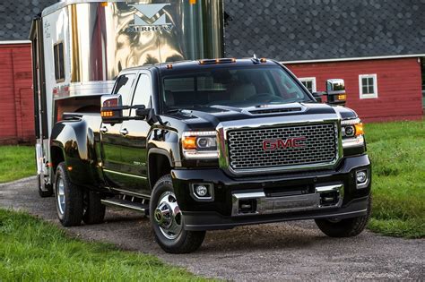 2017 Gmc Sierra Hd Receives Gms New 445 Hp Duramax Diesel V8 Carscoops