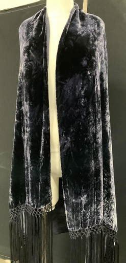 Marcelle Danan Bergdorf Goodman Velvet Shawl Fr 0583 On Feb 01 2023 The Benefit Shop