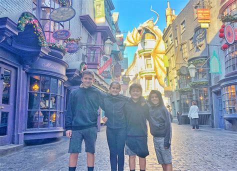 The Ultimate Guide To The Harry Potter World Rides