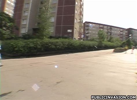 Town Get Around Girl Gives Drunken Hobo Pussy Action In Park Porn