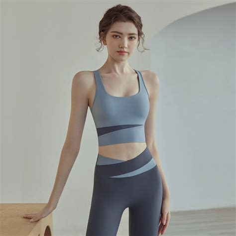 瑜伽服套装女2023夏季运动内衣背心时尚防震聚拢文胸健身跑步套装
