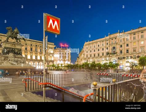 Place Ditalie Metro Banque De Photographies Et Dimages à Haute