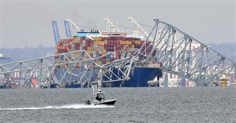 Las Autoridades De Eeuu Recuperan Los Cuerpos De Dos Trabajadores Tras El Colapso Del Puente De