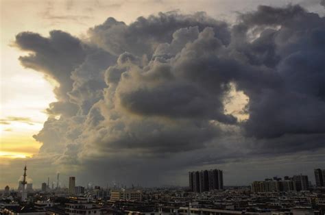 The Most Dangerous Cloud You Will Ever See The Anvil Cloud