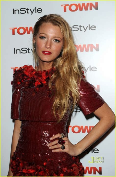 Blake Lively The Town Premiere At Tiff Photo 2479306 Blake