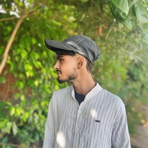 Bawlayrn Bawl Ayarn Modelayan12345 • Threads Say More