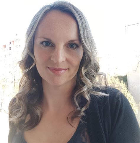 Saša Golob Intimnost Ni Spolnost Je Nekaj Veliko Globljega Od Telesnega Stika Sensasi