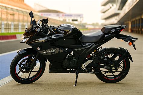 Suzuki Gixxer Sf 150 First Ride Review Groomed And Grown
