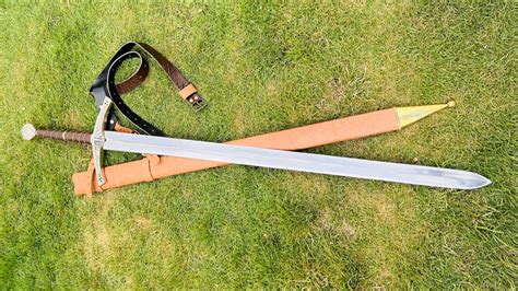 366 Custom Blade High Carbon Steel Longsword 366 Custom Blade High Carbon Steel Longsword