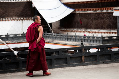 Tibetan Buddhism Prostration Why To Make Prostrations Guide Tibet